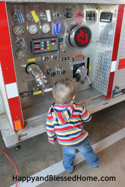 FREE Community Helpers Printables and Thanks to Those who Give Extra